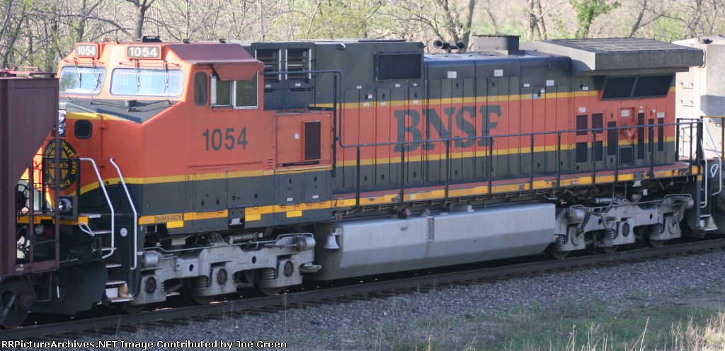 BNSF 1054